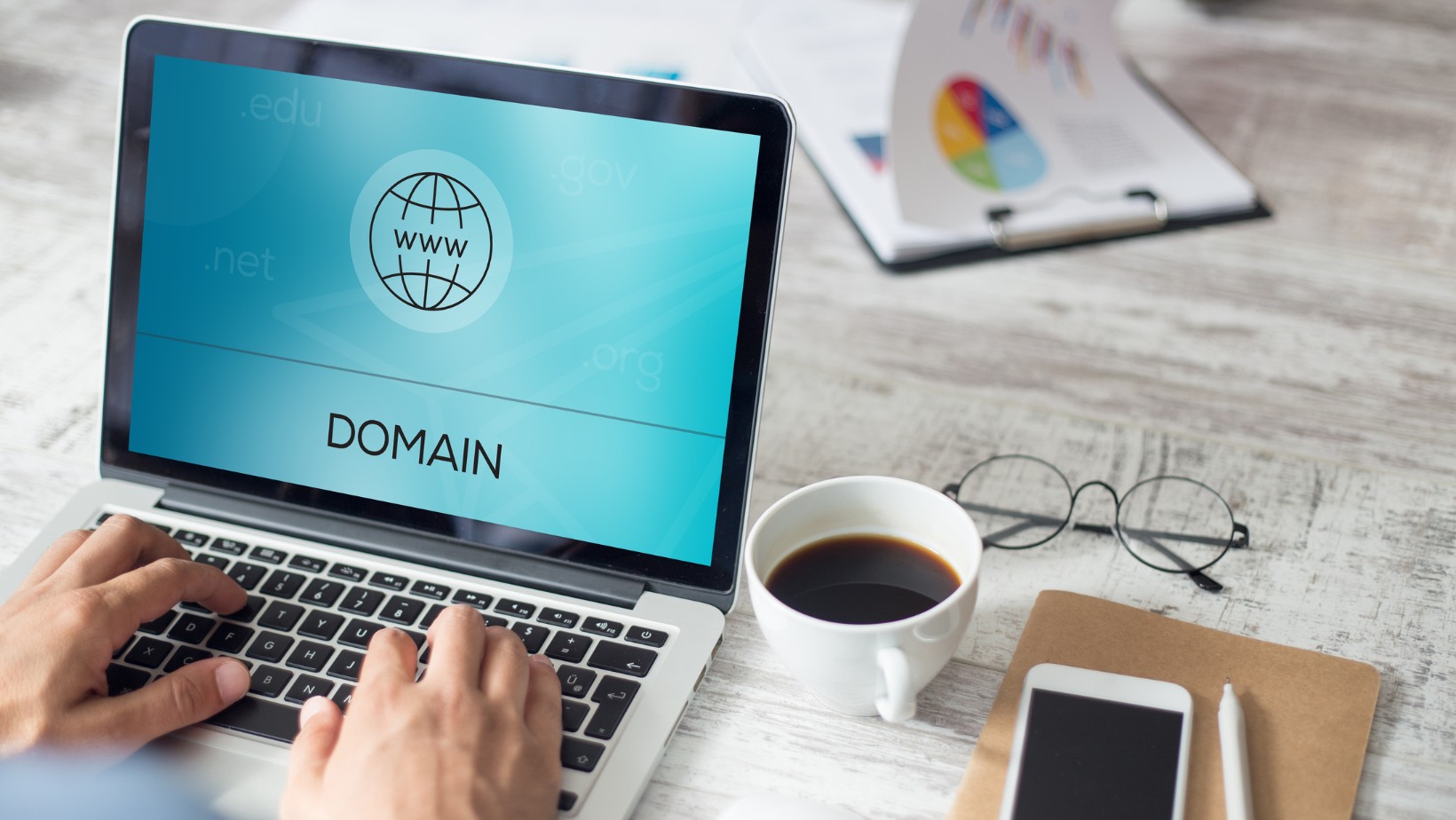 Come scegliere l’estensione del dominio: .it o .com? - Web-Arte.it